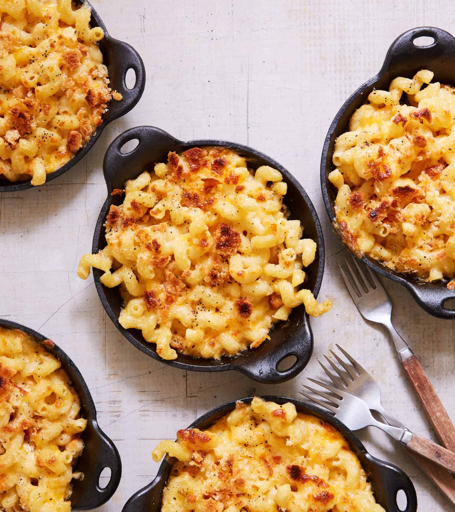 Creamy Baked Cheddar and Smoked Gouda Mac and Cheese - Little Black Skillet