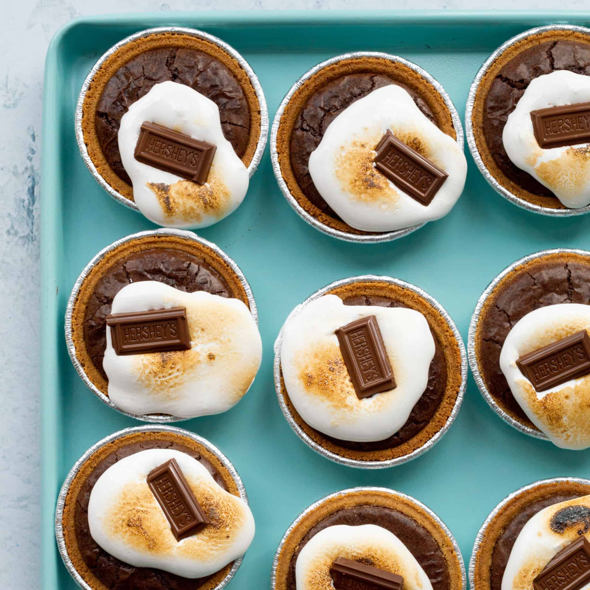 How to Make the Easiest Mini S'mores Pies - Little Black Skillet